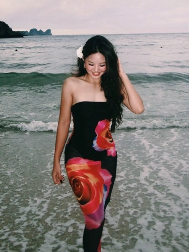 Con gái hoa khôi bóng chuyền Kim Huệ trổ mã tuổi 17, giỏi giang, xinh đẹp không thua kém mẹ